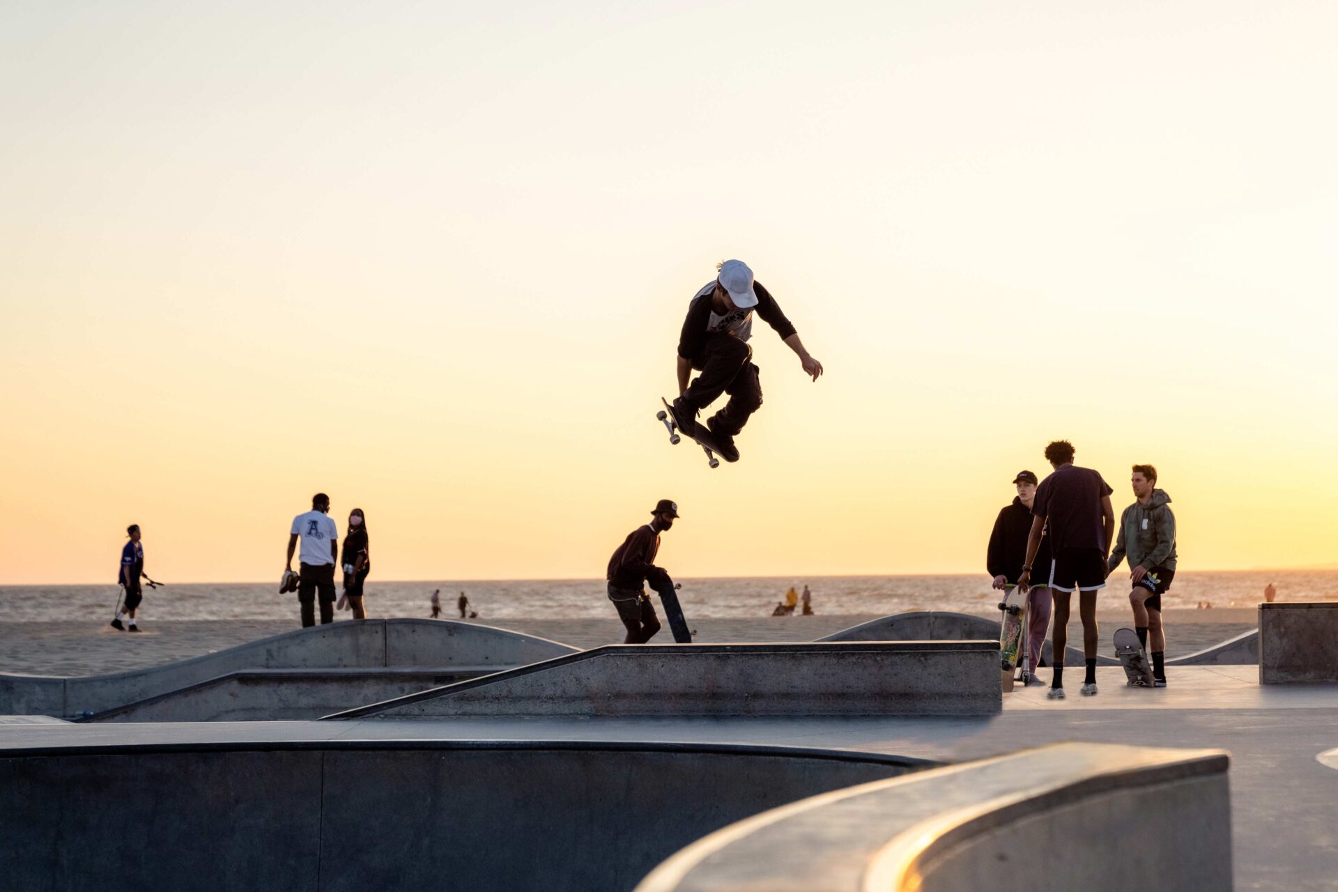 Complete Guide to Exploring Venice Beach | Venice V Hotel